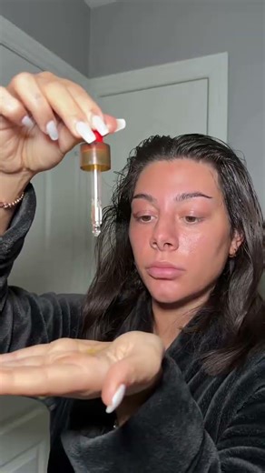 Sundays are for hair oiling 🙂‍↕️💇🏻‍♀️ here’s my routine! #hairoiling #short #shorts #izzysannt1