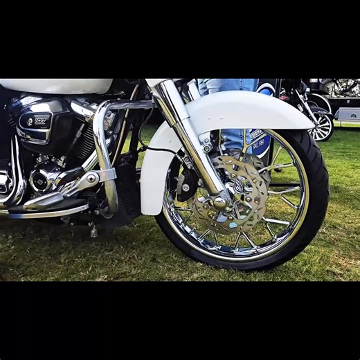 RC Components offers high-quality motorcycle parts and accessories, specializing in performance and innovation. We oversee the full manufacturing process, from machining to finishing, to ensure top-tier quality and precision. | RC Components