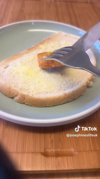 How to Smoke Kipper Fillet with Butter for Breakfast