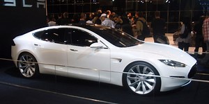 Researchers wirelessly hit the brakes in a Model S, Tesla patches quickly