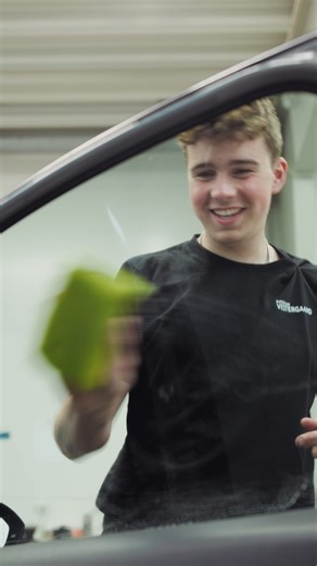 Nulstil din bil – og spar 20% på klargøring 🍂✨ Sommeren har sat sine spor: sand, støv og solskin på lakken. Giv bilen en frisk start, så den står skarpt til den nye sæson. 👉 Lige nu får du 20% rabat på alle klargøringspakker. Bestil et uforpligtende tilbud her: autohuset-vestergaard.dk/bilpleje/ Vælg mellem vores klargøringspakker – Bronze, Sølv eller Guld – alt efter hvor grundigt du vil have den shinet op. Om det er vedligeholdelse, et frisk pust eller aflevering af en leasingbil i topform, 