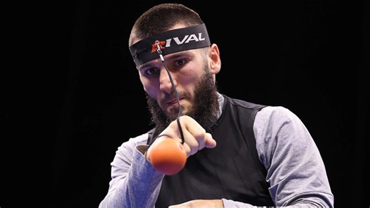 Artur Beterbiev leaves fans stunned with sledgehammer exercise to keep stunning KO ratio