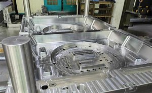 [Hot Item] Plastic Injection Mold Base with Automotive Cavity Plate and Core Plate