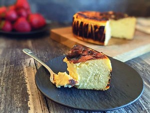THE BEST Basque Burnt Cheesecake With NO HEAVY CREAM & MIXER - Savouring Asia with Mrs. 5
