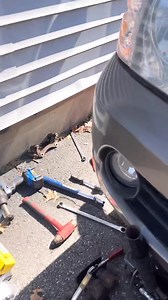 269K views · 2.6K reactions |  HOW TO GRAVITY BLEED YOUR BRAKE CALIPER | (AFTER REPLACEMENT) #engine #automotive #mechanic #mechanicproblems #mechaniclife #automotivetechnician #fypシツ #cars #autotips #diy | My Mobile Mechanic / Auto Repair & Brake Replacement. | Facebook