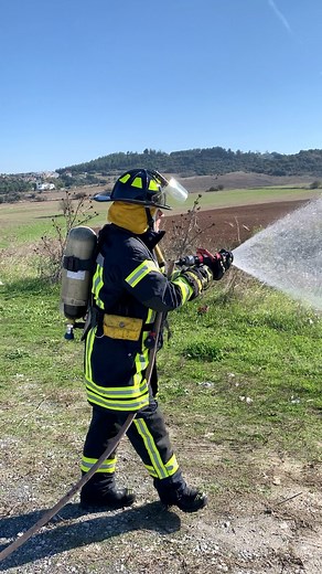 25K views · 392 reactions | #fypシ゚ #firefighter #fire #emergency A short presentation of a 7 year old Kustom line FlashFirePro ADVEx Lite battery powered firefighting system with more than 500 interventions in log! | FlashFire Pro | Facebook