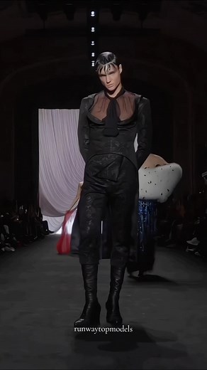 Fernando Lindez's Stunning Runway Walk for Jean Paul Gaultier