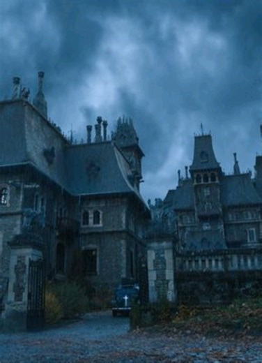 Selamat datang ke Ascend Academy 🏰 Sekolah berinspirasi Nevermore Academy (Wednesday) 🕷️ Sebuah sekolah yang mempunyai 9 Teras. Kami menyeru 16 Students lagi. Berminat? Terus DM 📩 🎮 Minecraft Java Only | 🔞 18 #Ascendacademy #Ascendgamingmalaysia #fypシ゚viral #fypシ゚ #gamermalaysia