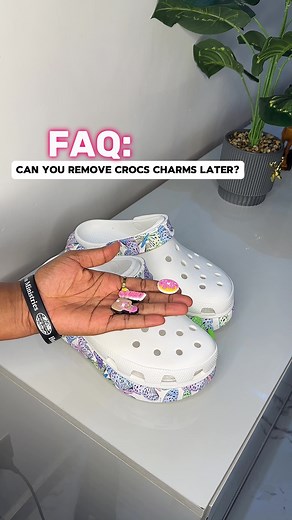 Tired of same charms on crocs and you want to change the look but you don’t know how to? Watch the video. #viral #fyp