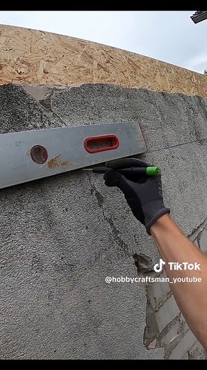 Innovative Chalk Line Reel for Perfectly Marked Straight Lines