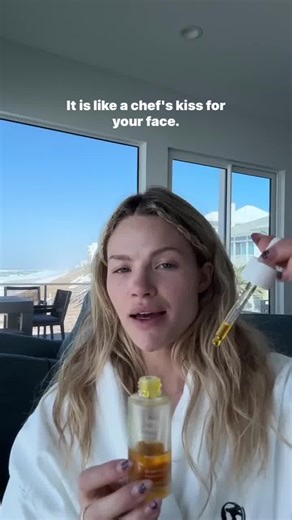 I never skip my Active Earth face serum 🫶🏻 We worked extremely hard on this formula to make it clean but also to hydrate, reduce fine lines and wrinkles and give an overall radiant youthful glow to the skin. Our oil is also a multi-use formula, so you can use on your face, neck, hands and body to have healthier, glowy skin. 〰️ Organic Ingredients 〰️ Offers Deep Hydration 〰️ Age-defying Nutrients | ActiveEarth