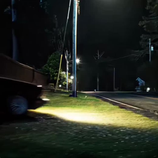 Java edit x7 on Instagram: "Strangerthings ⚔️ #劇資訊 一刷預定！《長空之王》9月3日重映 ✈️還記得第一次看這部電影的時候，很多驚心 動魄的場面都讓人「倒吸一口涼氣」，沒想到 馬上又能在影院二刷了❗影片聚焦於鮮少出現 在聚光燈前的空軍試飛員群體，揭開了新型戰 機正式列裝前的誕生歷程。為了獲得準確數 據，試飛員們需要一次次探索飛機的安全邊界 和極限狀態，主動挑戰高風險科目，與死神過 招，以血肉之軀挑戰冷冰冰的機械極限。此 外，殲-20、殲-16、殲-10C等多款中國尖端機 型真機也「參演」了本片，戰機穿雲破霧，鷹 擊長空，各類飛行動作一氣呵成～配上轟鳴 聲，真的是視覺聽覺的雙重享受了。「不忘來 路，亮劍長空」期待和《長空之王》再次見 面，再看一次「平凡」航空人身上「不平凡」 的故事。 #長空之王 #王一博 #胡軍 #於適 我 們愛追劇 電影."