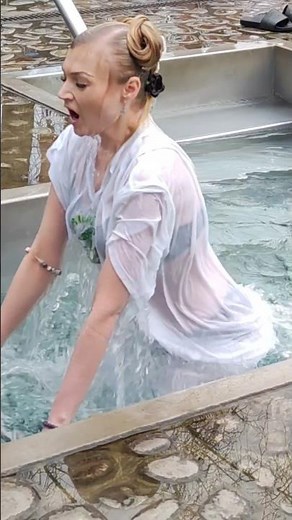 WinSWIM #155 Ice BATH in bikini КРЕЩЕНИЕ del BAUTISMO EPIPHANY #swimming Baptism #pool