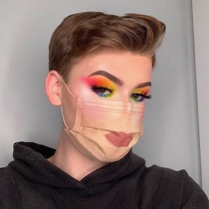 456K views · 108 reactions | This 16-year-old beauty influencer contoured his disposable face mask  | In The Know | Facebook