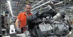 CAR FACTORY : PORSCHE BOXER ENGINE Assembly l Zuffenhausen Plant. #carfactory #automotiveengineering #porsche Facebook: 👉 https://www.facebook.com/motortvchannel/ Instagram: 👉 https://www.instagram.com/motor.tv.inst/ YouTube: 👉 https://www.youtube.com/MotorTVCars Website: 👉 https://www.motortvchannel.com/ Support us: 👉 https://www.paypal.me/MotorTV/ | Motor.TV