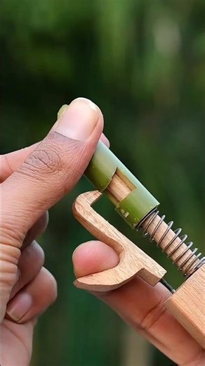 Bamboo Mini Gun 🔫 |Powerful DIY Spring Shooter |Genius Craft Idea 🔥#BambooGun #DIYMiniGun #LifeHacks