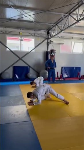 Learning Judo Breakfalls | Ukemi Training for Kids 🥋