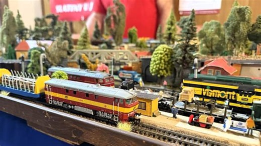 Vláčky, tanky i LEGO. Hořická výstava modelů nadchla malé i velké