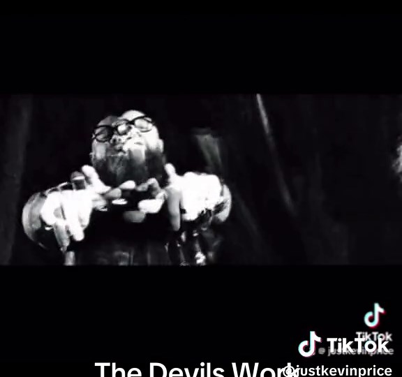 The Devils Work support local artists@𝕰𝖕𝖎𝖉𝖊𝖒𝖎𝖈 𝕸𝖊𝖉𝖎𝖆 @HandKraftedStudios