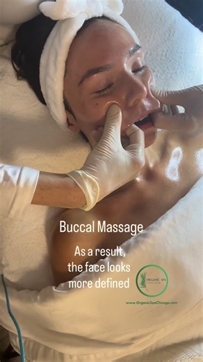 Why is buccal massage considered one of the best facial-muscle massages? Buccal (intraoral) massage works from inside the mouth, allowing access to deep facial muscles that regular massage can’t reach. This helps release jaw tension, reduce clenching, and relax tight muscles like the masseter. It also boosts lymphatic drainage, improves circulation, and creates a natural lifting and sculpting effect. As a result, the face looks more defined, less puffy, and feels more relaxed #buccal #organicspa