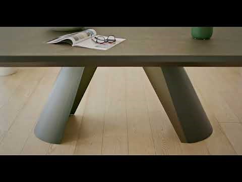 The Apian Extending Dining Table by Calligaris