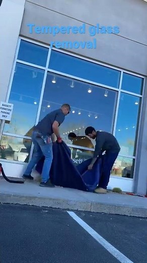 Emergency Commercial Glass replacement and broken glass removal.