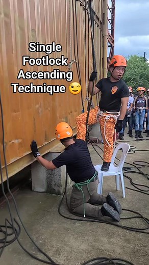 Single Footlock Ascending Technique by SFO1 Arabis MAI (ropeman) & FO3 Aquino J ( rescuer/ascender) Basic Rope Rescue Training Bumberong Guro ❤️ #buhaybumbero #everyonefollowers #goodvibesonly #follower #fypシ゚viralシ #everyone #Bumbero #followers #roperescue | McBonz