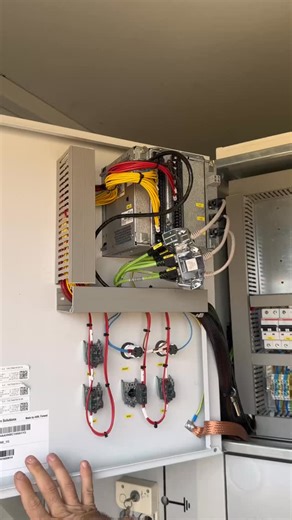 vadimakos on Instagram: "Ηλεκτρονόμος REF615 της εταιρείας ABB, Μιλάμε για τον ηλεκτρονόμο, εξηγούμε τη λειτουργία του στα ηλεκτρικά πάρκα και πώς προστατεύει από τις υπερτάσεις, υποτάσεις και άλλες ηλεκτρικές ανωμαλίες του δικτύου. Η ιδέα για το παρόν ήρθε μετά από το βίντεο που είδα του @cxefteris @fast_light_tsaras_ath_kai_sia #fastlight #vadimakos #ηλεκτρολογος #ABB #highvoltage #xefteris #bestwork #electric #fyp #fu #mesitasi #fotovoltaica"