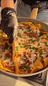 🍅 Easy Pan Lasagna Full Recipes In Caption 👇 🍽️ 380 Healthy Recipes eCookbook That Actually Taste Amazing! And it’s print-ready so you can have it right in your kitchen! 👉 Grab your copy now — https://cutt.ly/XrT4pDvf @loveourrecipe Ingredients�• 250g ground beef�• 1 onion, finely chopped�• 1 green pepper�• 1 red pepper�• 1 tomato, chopped�• ½ tea glass vegetable oil�• 2 garlic cloves�• 1 tbsp tomato paste�• 3½ cups water (add more if needed)�• Salt & black pepper to taste�• 10 lasagna sheet