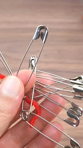 Easy Crochet Flower Pin #crocheter #maker #crochetstitch #crochetinspiration #crochet #howto #crochetlovely | Crochet Lovely