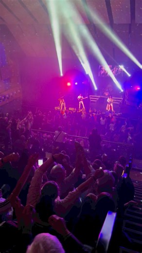 1st ever show at Middleton Arena for Don’t Stop Queen Now and they did not disappoint …… | Middleton Arena