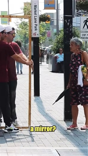 Non-Reflecting Mirror Prank🤯