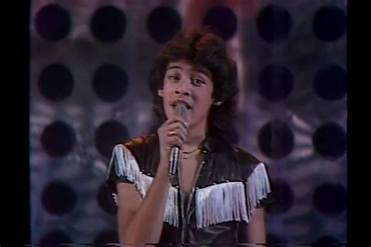 "El Momento del Adiós" #JohnnyLozada #Menudo #PlanetMenudo **No tengo derechos de la música** **We do not own the rights to this music** For entertainment purposes only Video: Boricuaps Lima Peru | Planet Menudo