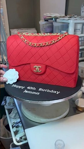 Chanel Classic Flap Bag Cake tutorial #chanel #chanelcake #bagcake #tutorial #howto #chanelbag