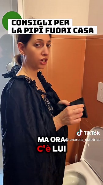 🚽💁‍♀️ 𝗙𝗮𝗿𝗲 𝗽𝗶𝗽ì 𝗳𝘂𝗼𝗿𝗶 𝗰𝗮𝘀𝗮 𝘀𝗲𝗻𝘇𝗮 𝗰𝗼𝗻𝘁𝗼𝗿𝘀𝗶𝗼𝗻𝗶 𝗱𝗮 𝗴𝗶𝗻𝗻𝗮𝘀𝘁𝗮? 𝗦𝗶 𝗽𝘂ò! Scopri il cono per urinare in piedi: pratico, igienico e amico del tuo pavimento pelvico ✨ ✅ 𝗣𝗲𝗿𝗰𝗵é 𝘂𝘀𝗮𝗿𝗹𝗼? • Niente più contatto con wc pubblici sporchi • Zero stress posturale (ciao ciao squat sospeso!) • Perfetto in gravidanza, post-parto o se hai dolore pelvico • Riduce il rischio di infezioni urinarie • Tascabile, lavabile, ecologico ♻️ • Ideale in viaggio, campeggio,