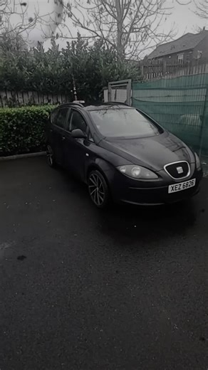 PARTS OR REPAIR (WHEELS NOT FOR SALE). Seat Altea XL 1.6 petrol 117k MOT'D Nov 2026 New rear disc, pads and capilers Runs 100% it drove fine until the diff went. NEEDS A GEARBOX AND CLUTCH AS THE DIFF WENT IN THE GEARBOX. £500 Ono just need to bring your own 5x112 wheels