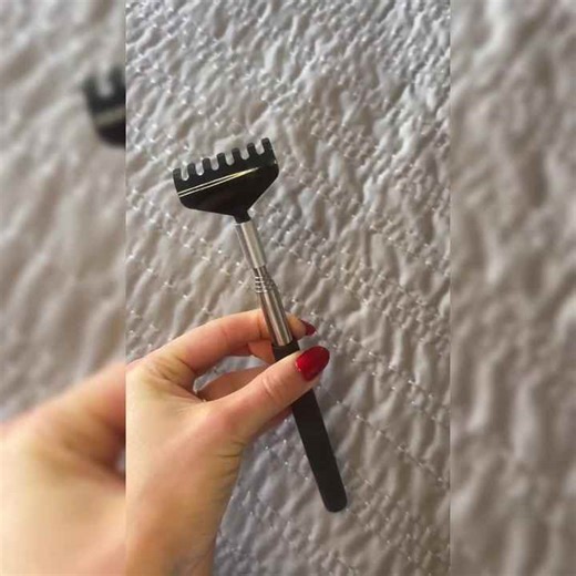 Custom Logo Portable Extendable Back Scratcher Upgraded Metal Stainless Steel Telescoping Tool with Beautiful Present Packaging
