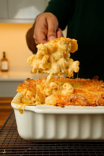 69K views · 23 reactions | It's mac and cheese season, so let's make a classic baked version. After a lot of testing, I've narrowed it down to the 4 main cheeses for maximum cheesiness, creaminess, and stretch. But I've also listed some great alternatives on the blog if you want to experiment. This recipe also works exceptionally well as a stovetop mac and cheese, so it'll keep everyone happy. The full recipe is on the blog - link is in my bio! Peace ✌ | dish_by_rish | Facebook