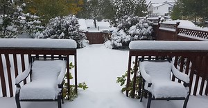 Calgary digs out after heavy September snowfall