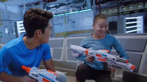 NERF Modulus Mediator Blaster - Fires 6 Darts in a Row, Pump Action, Slam Fire, Includes 6-Dart Clip and 6 Official Nerf Elite Darts (Amazon Exclusive)