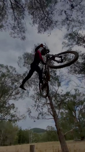 3.4K views · 14 reactions | Slidin in Bright  . . #PolygonFactoryRacing #PolygonBikes #Polygon #DhaRCO #FSA #RideNutrition #USWE . . @polygonfactoryracing @polygonbikes @dharcoclothing @fsa_mtb @ride100percentuk @ridecncpts @ridenutrition @rampagevehicles @uswesports @infinite.optic @workscomponents @oakcomponents @wps_mtb @maxxisbike @headimpacttraumaltd @ochaincomponents | Matt Stuttard - Racing | Facebook