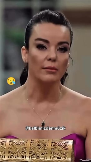 özlem on Instagram: "Çok acı bir çocukluk dönemi yaşamış 😥😓 #yetiştirmeyurduçocukları #yetiştirmeyurdu #annesizbüyümek #babasızbüyümek #keşfet"