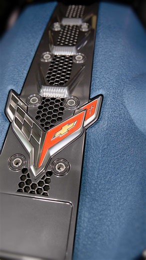 A full day at the heart of Corvette. Follow along as Jeff Gordon joins us at Corvette's Performance Build Center, where he participated in the Build Your Own Engine program. | Chevrolet