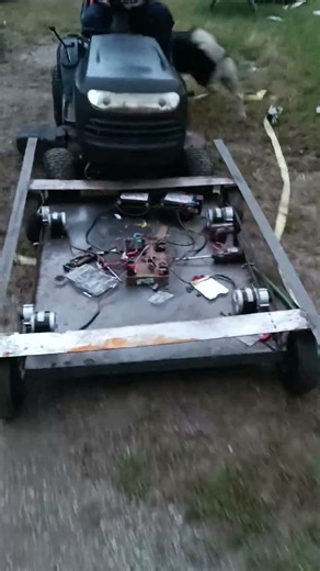 Remote control pallet mover pushing riding mower #remotecontrol #remotecontroltoys #buildityourself