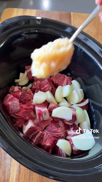 Simple Slow Cooker Beef Curry Recipe