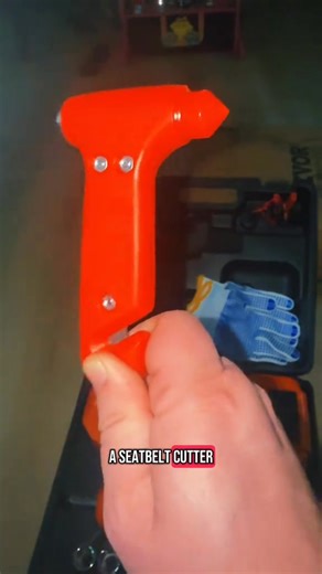 3 in 1 electric jack! Changing tyres and inflating the tyre can be done with 1 unit. No need to manually press hard! Electro-hydraulic energy-saving fast, jack up the car super easy, but also to inflate the tyre, night lighting, emergency scene all hold, small size good storage, put the boot does not take up space, the car owner to prepare for it, the road in case of trouble do not panic ~ ~! | Elvira Pope