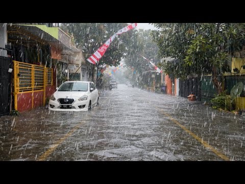 Massive Flooding Due to NonStop Afternoon Rainfall in my Neighborhood | Wet Walk