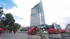 4.6K views · 117 reactions | Metams bėgant į pabaigą, peržvelgiame nuveiktus darbus, prisimename gražiausius momentus. O tokių šiemet mūsų kompanijoje tikrai netrūko! 2017-aisiais minime EY 25 metų veiklos jubiliejų Baltijos šalyse. Dalinamės įspūdingos darbuotojų šventės akimirkomis su Jumis! #EYRocks25 #BestMoments | EY Careers | Facebook