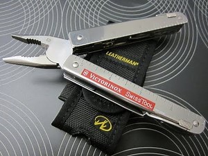 Victorinox SwissTool CS Plus Multitool + Leatherman Standard Nylon Holster I