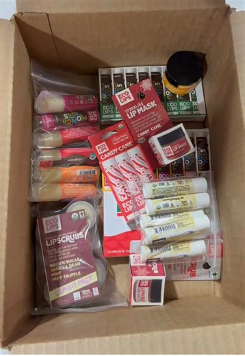 When you add it to your cart, a real team gets to work. Every box represents someone choosing cleaner lip care, and we’re grateful for every single one! 🙌💚